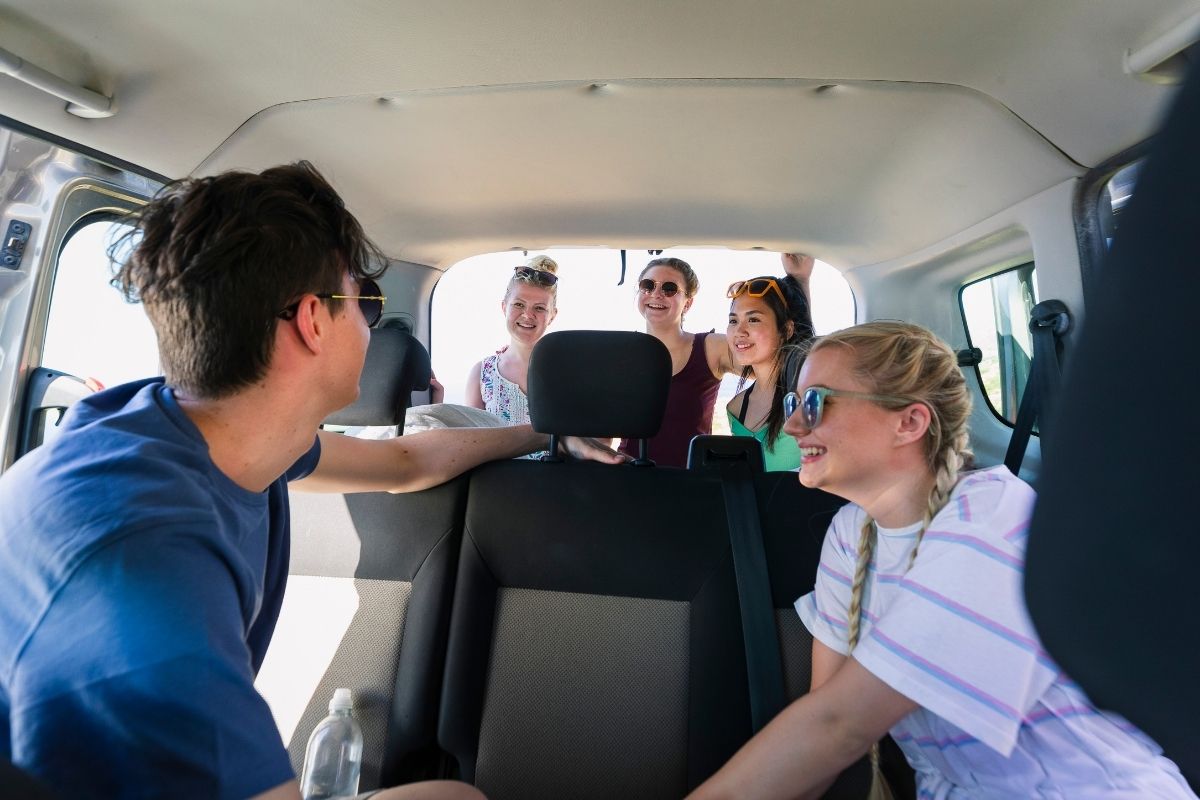 Van de passeio: 5 motivos para alugar na viagem em grupo | Blog